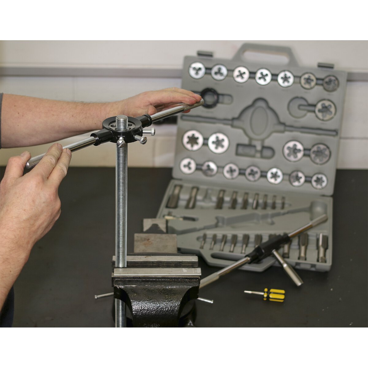 Tap & Die Set 45pc Split Dies Metric | Building Materials Online
