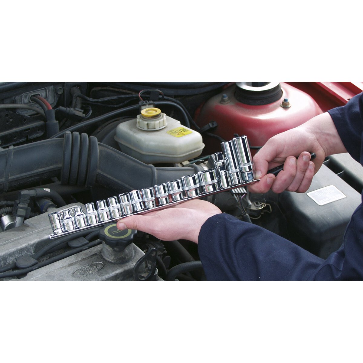 Socket Retaining Rail with 14 Clips 3/8"Sq Drive | Building Materials ...