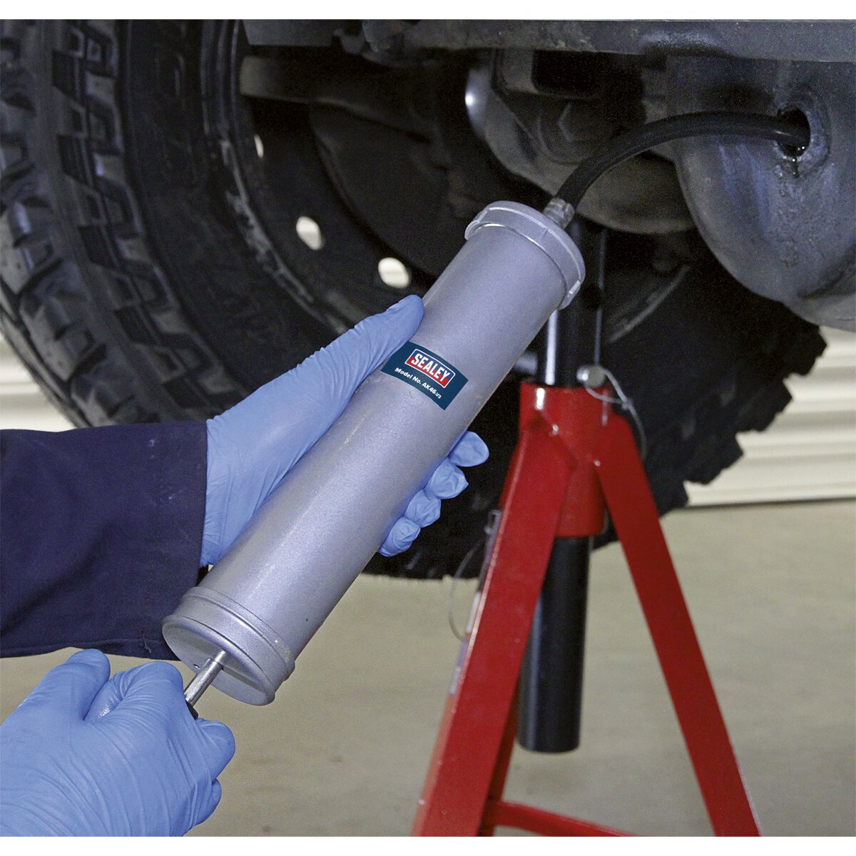 Oil Suction Syringe 500ml Metal Body | Building Materials Online