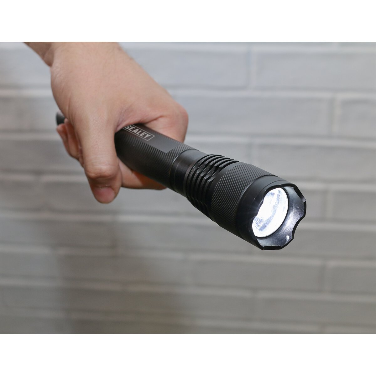 Aluminium Torch 5W XPG CREE LED 3 x C Cell | Building Materials Online
