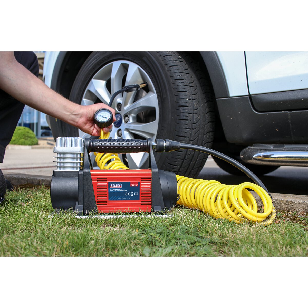 Tyre Inflator/Mini Air Compressor 12V Heavy-Duty | Building Materials ...