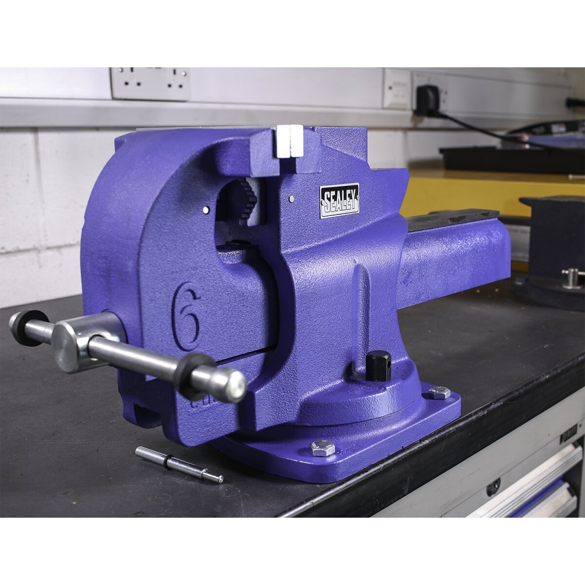 Vice 150mm Quick Action Swivel Base Cast Iron | Building Materials Online