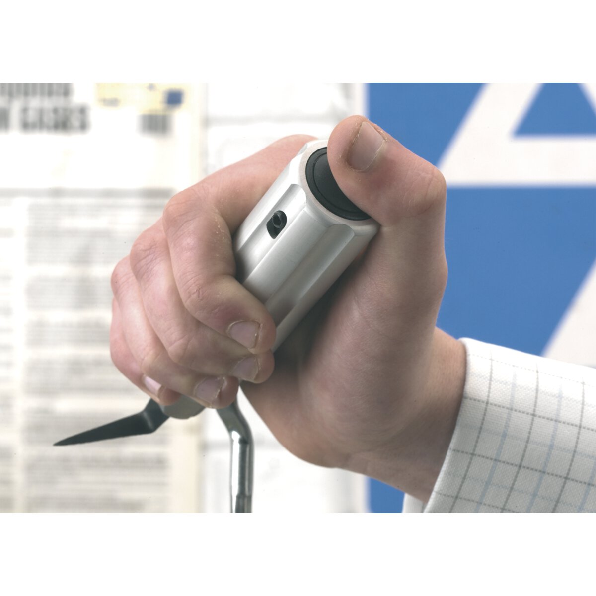 Windscreen Removal Tool with Quick Release Blade | Building Materials ...